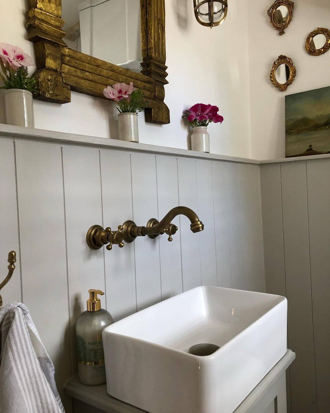 17 Perfect French Cottage Bathroom Ideas for Small Bathrooms ...