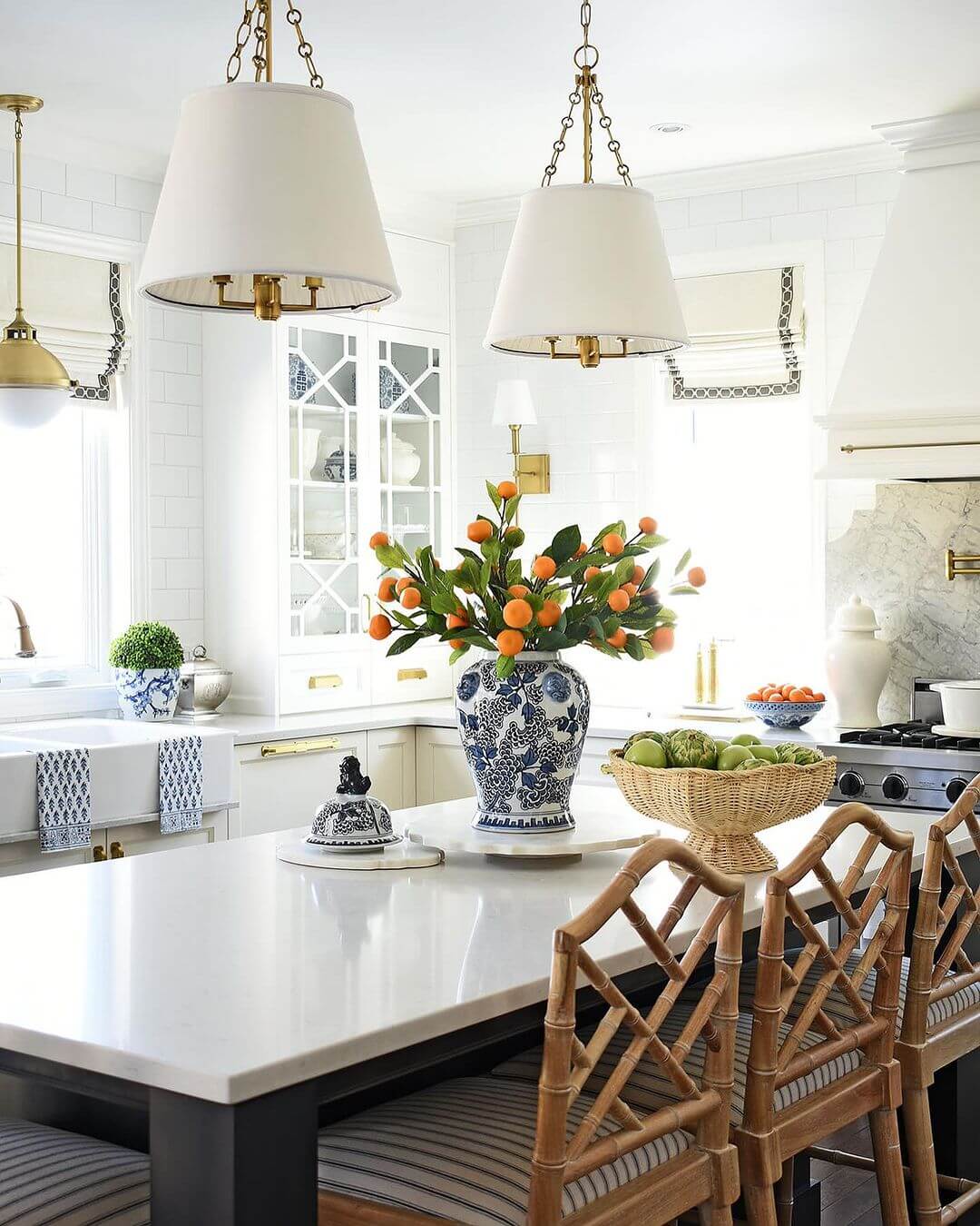 21 Beautiful Summer Kitchen Ideas for Small Kitchens - Romanticizing Rachel