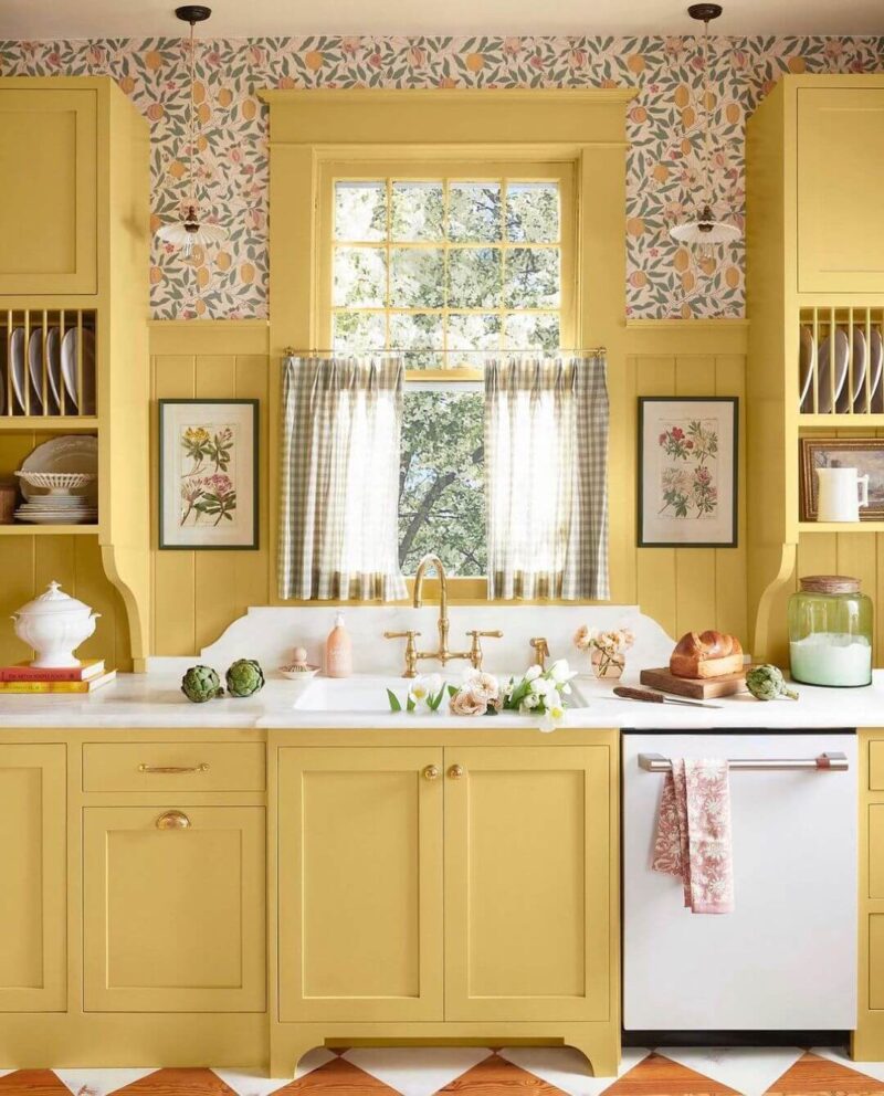21 Beautiful Summer Kitchen Ideas for Small Kitchens - Romanticizing Rachel