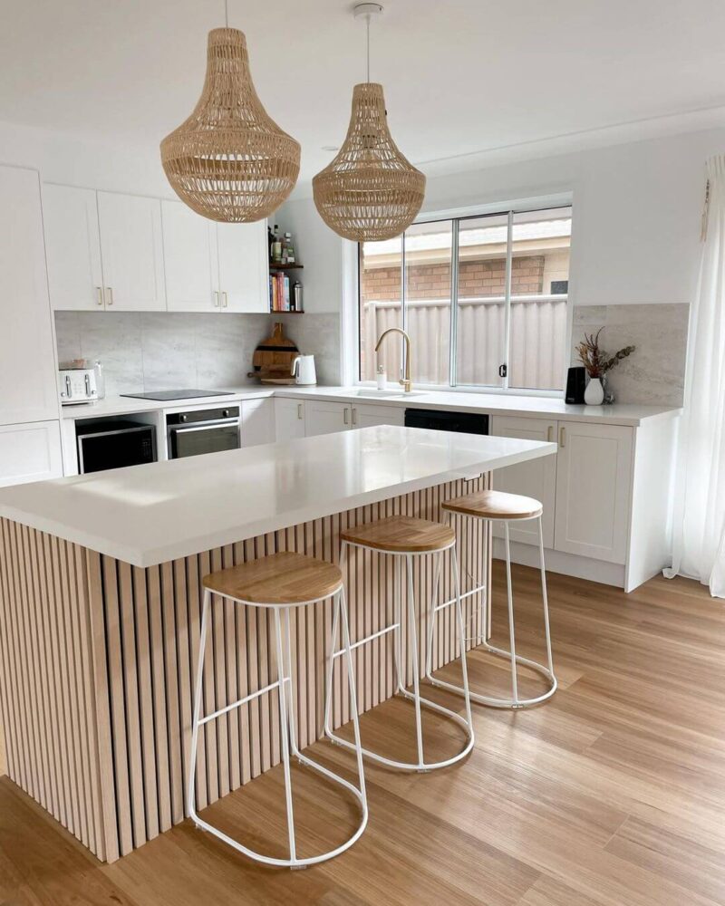 23 Gorgeous White Rustic Kitchen Ideas Perfect for 2024 - Romanticizing ...