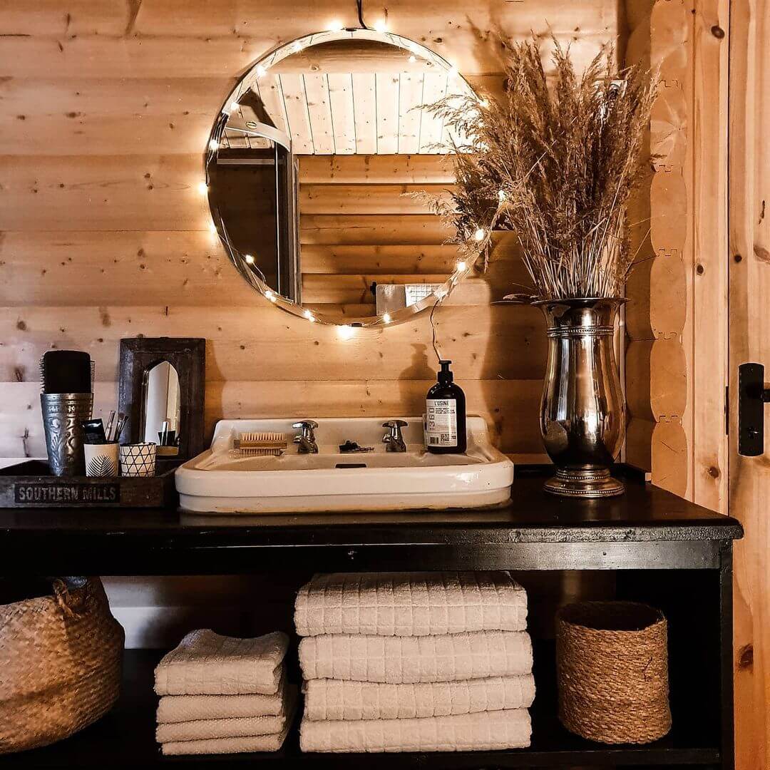 20 Cozy Cabin Bathroom Ideas for Small Bathrooms - Romanticizing Rachel