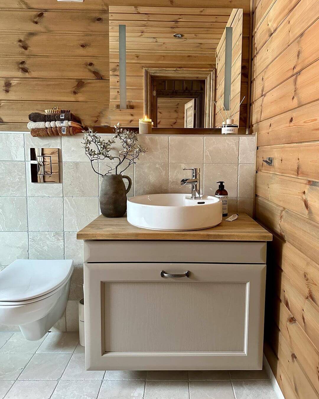 20 Cozy Cabin Bathroom Ideas for Small Bathrooms - Romanticizing Rachel