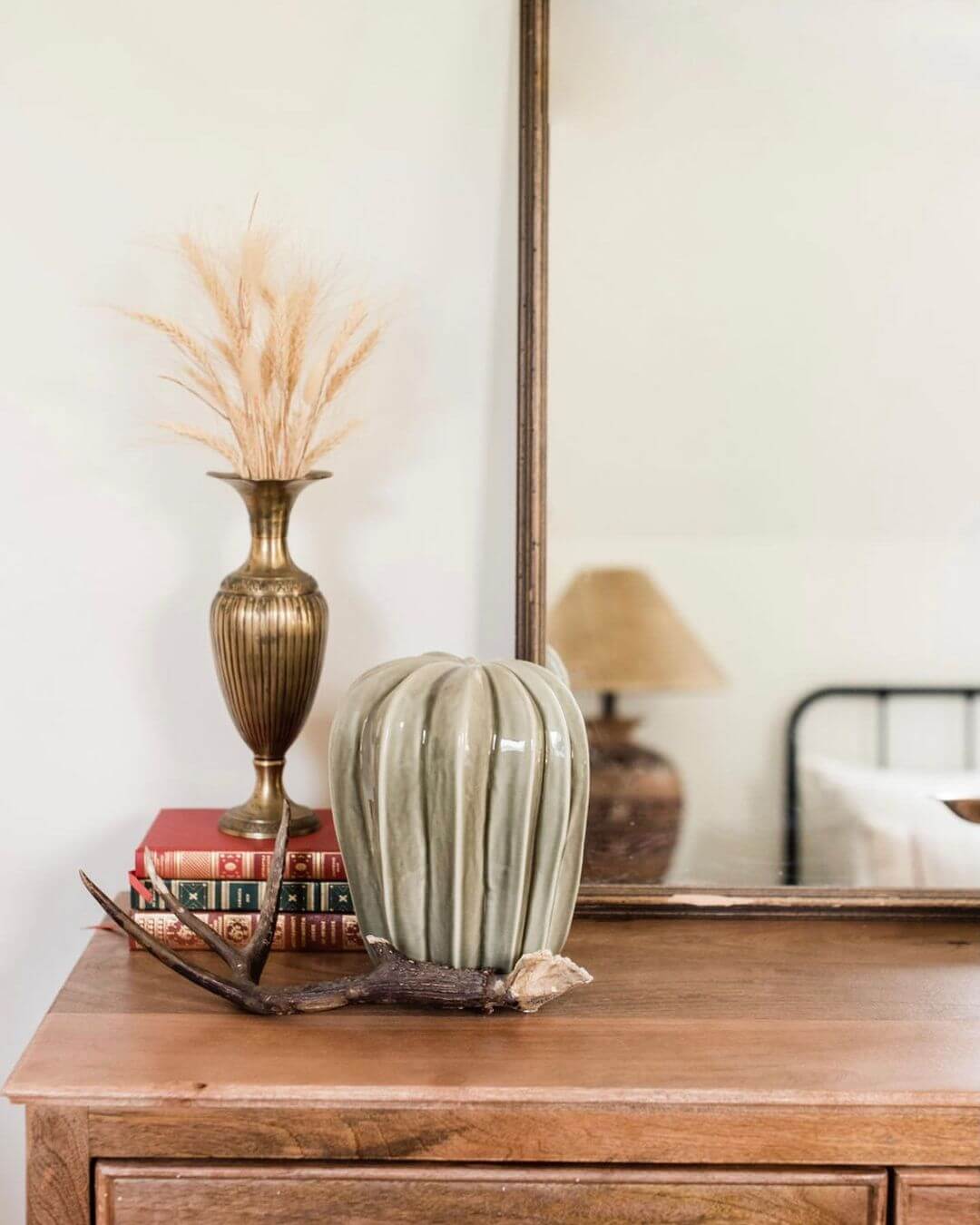 15 Rustic Top of Dresser Decor Ideas for a Stunning Vintage Bedroom ...