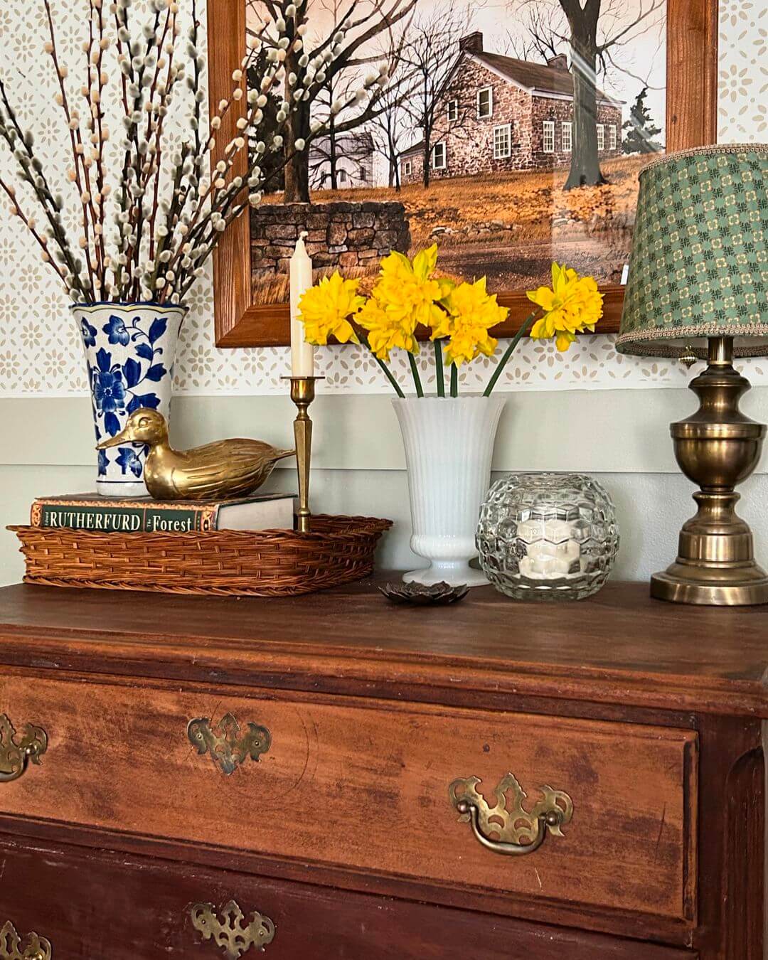 15 Rustic Top of Dresser Decor Ideas for a Stunning Vintage Bedroom ...